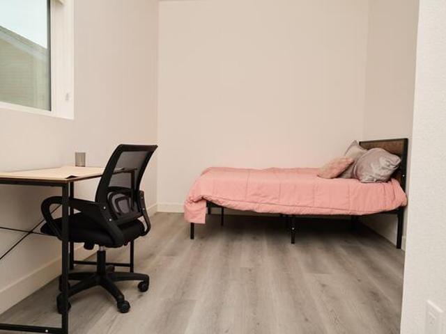 Modern Private Bed and Bath in the heart of LA
