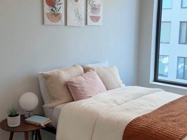 Modern Private Room in Harlem Furnished