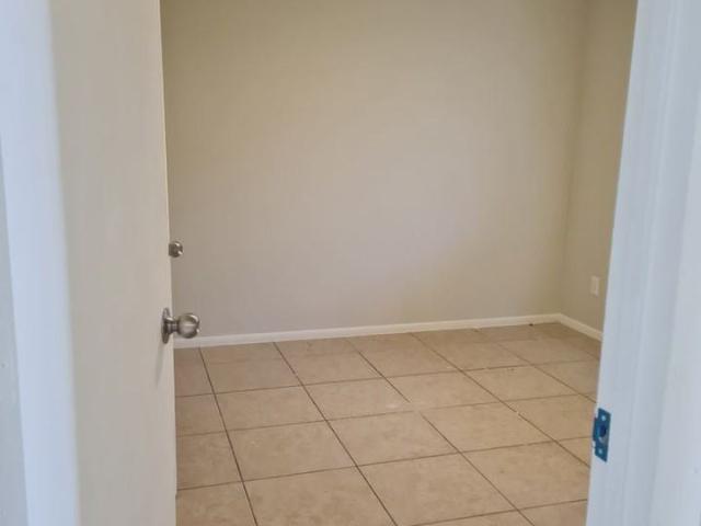 Modern Quarters Studio Apartment for Rent at 6702 N 17th Ave, Phoenix, AZ 85015