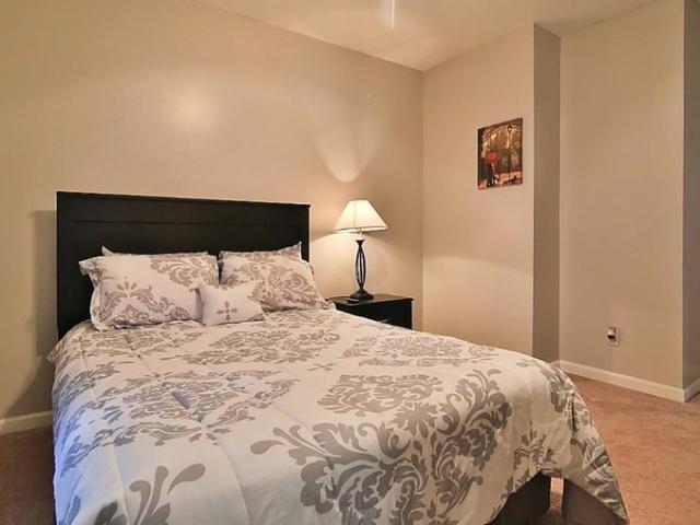 Modern Room with Private Bath – Bills Included