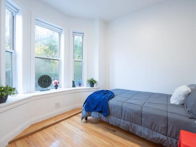 Modern ROOM at The Monroe House