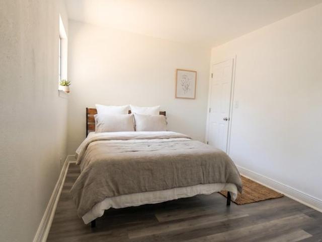 Modern Room | Prime South Austin near Downtown