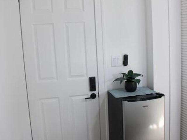 Modern Room Rentals in Newly Renovated Home 225 North Clara Ave, Deland, FL
