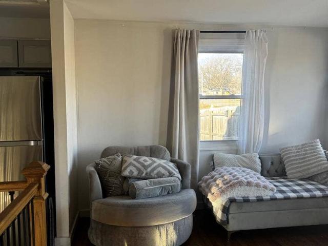 Modern rooms for rent 4 available