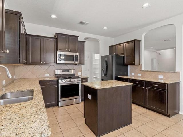 Modern Rooms w WiFi | WasherDryer  | ALL Utili