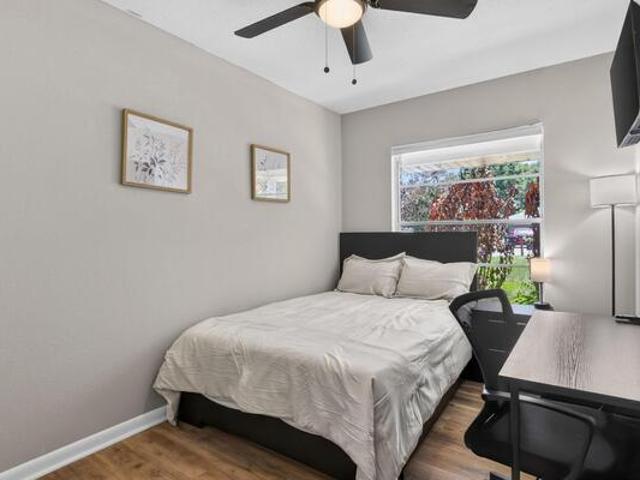 Modern Renovated Winter Haven Home with – Workspaces, Mini Fridges & TVs in Every Room