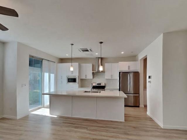 Modern Renovated 2 Bedroom, 2 Bath Apartment