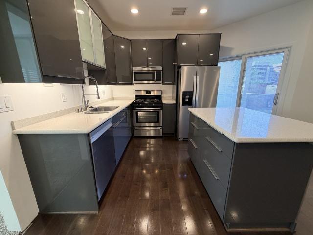 | Modern West Hollywood 1BR – Top Floor Corner Unit with Spa Bath & Balcony 1 Bedroom Apartment for Rent at 1119 Poinsettia Drive, West Hollywood, CA 90046 West Hollywood