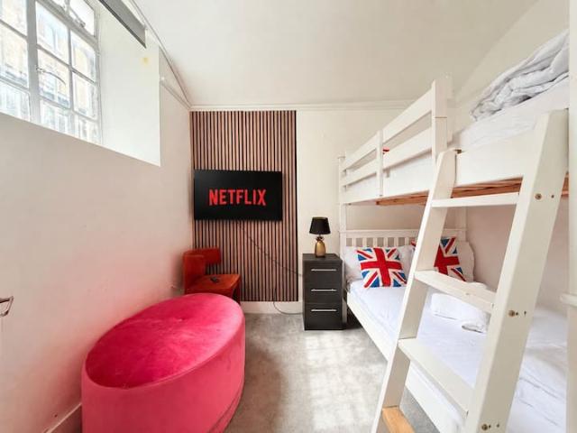 Modern Whitechapel Studio | Bills Included