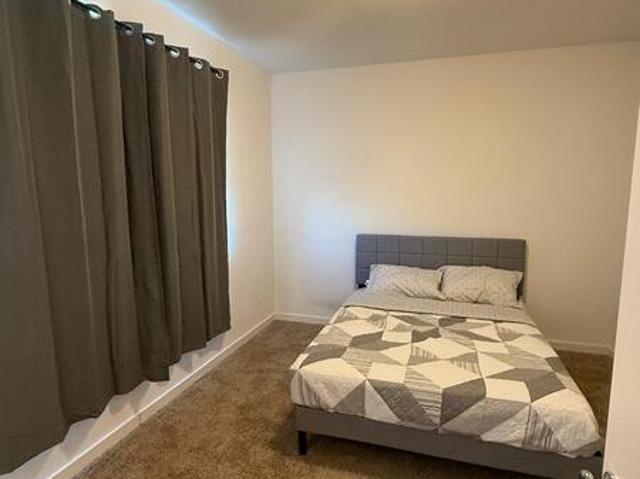 Modern Townhouse | Comfortable Living, Upgraded Kitchen & Close to Public Transit