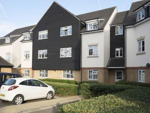 Modern two bed flat with Parking, Chigwell IG7