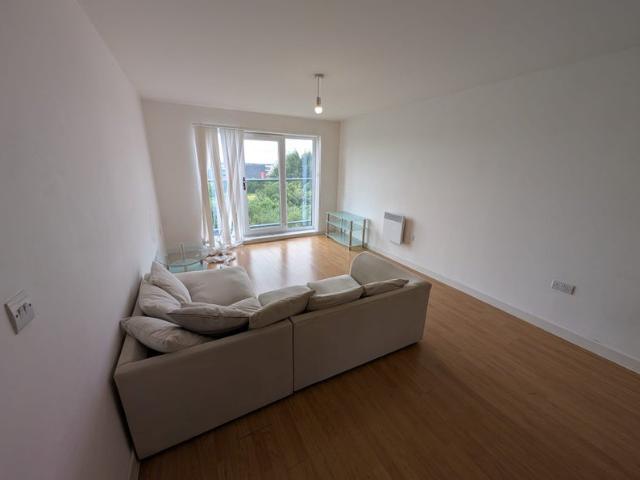 Modern Two Bedroom Apartment Salford