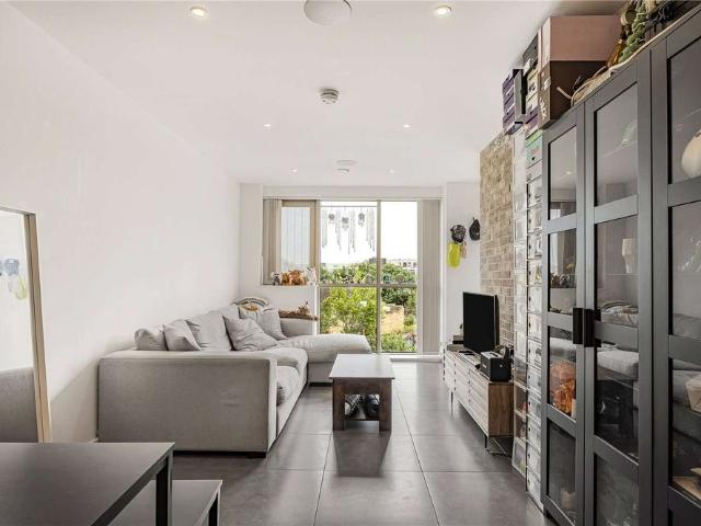 Modern two bedroom apartment with a winter garden