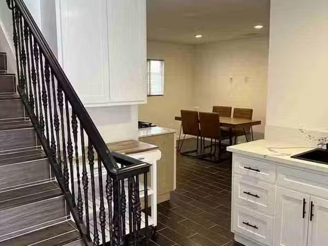 Modern Two bedroom, Two Bath Utilities Included 21008 Shearer.