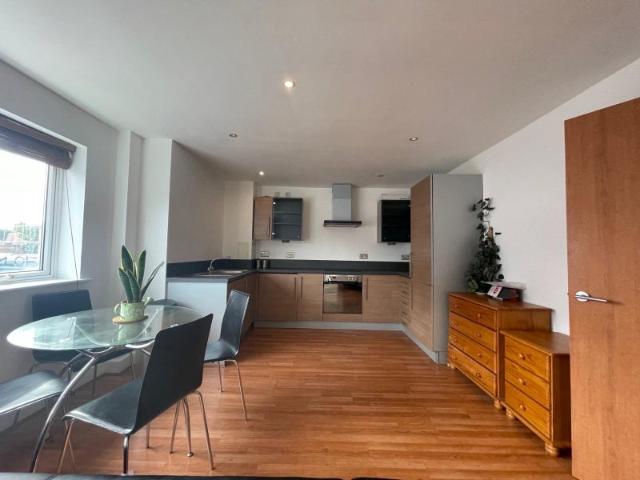 Modern Two Double Bed Flat Near Elephant & Castle