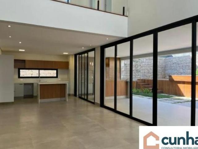 Moderna casa à venda em Condomínio