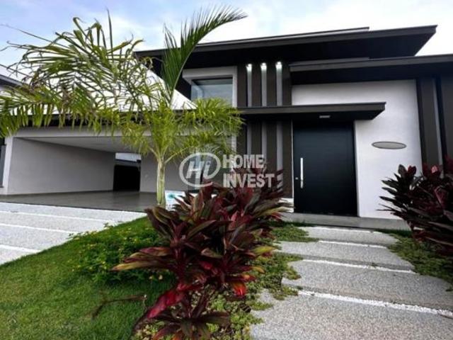 Moderna Casa Térrea em Condomínio Fechado