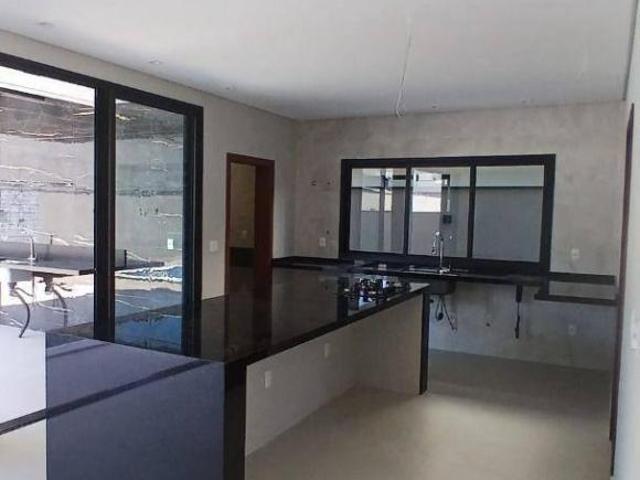Moderna, exclusiva e pronta para o seu toque: Casa de alto padrão no Condomínio Vivant.!