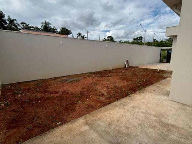 Moderna e novíssima residência situada no bairro dos Pires, próxima ao Recanto dos Pássaros
