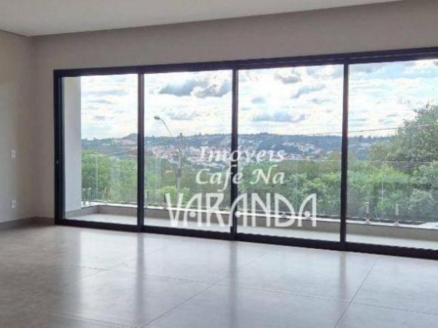 MODERNA. UMA VISTA ESPETACULAR!