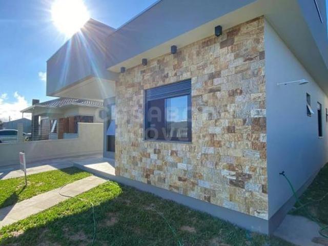 Modernidade e Elegância no Litoral — Casa Nova no Bairro São Paulo, Arroio do Sal