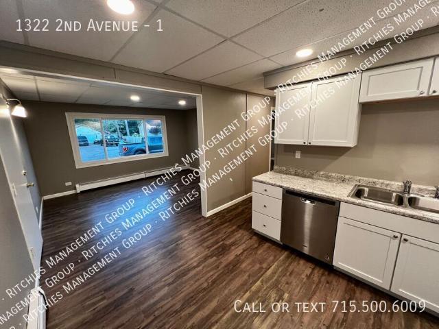 Modernized 2 Bedroom Apartment – Updated Throughout