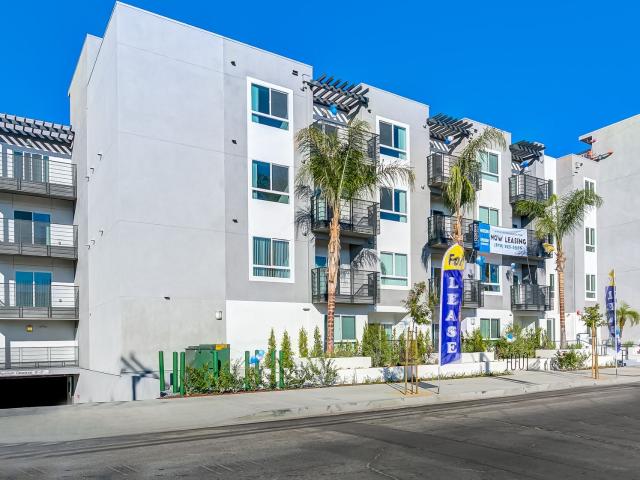 MODERNO North Hollywood