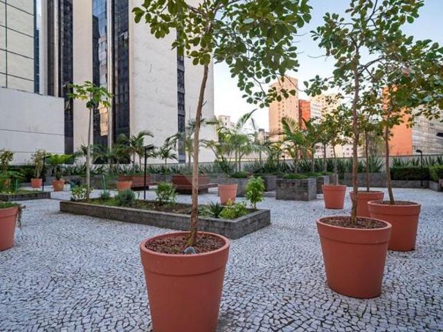 Moderno Apartamento com Varanda e Vista Incrível no Coração do Centro
