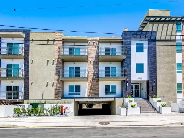 MODERNO Luxury Living East