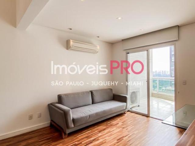 Moema, 70m² e 2 vagas fora de rota e andar alto