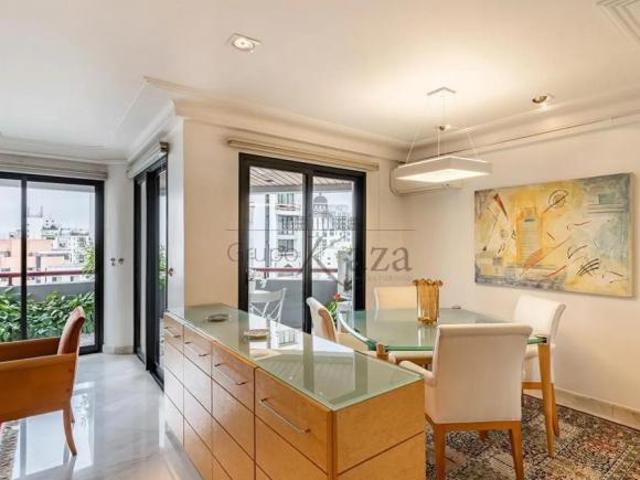 Moema 106m² 3 Dormitórios 2 Grs