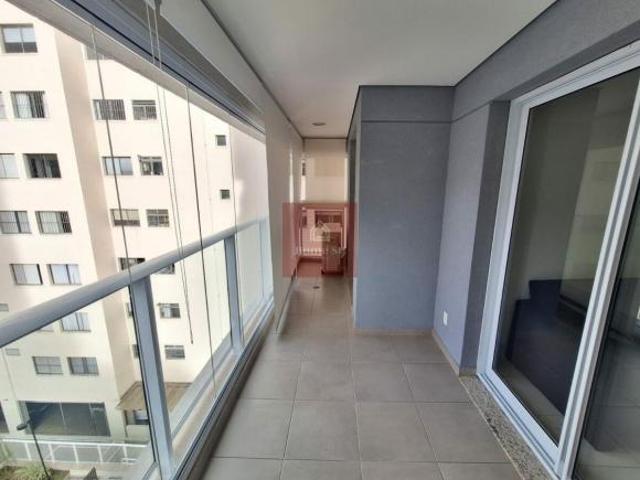 Moema, 1 dormitório, ccom 1 vaga, prédio com lazer