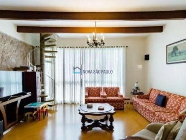 Moema. Venda Casa /Sobrado 480M² AU. 3 quartos/suítes. 3 vagas. Lazer