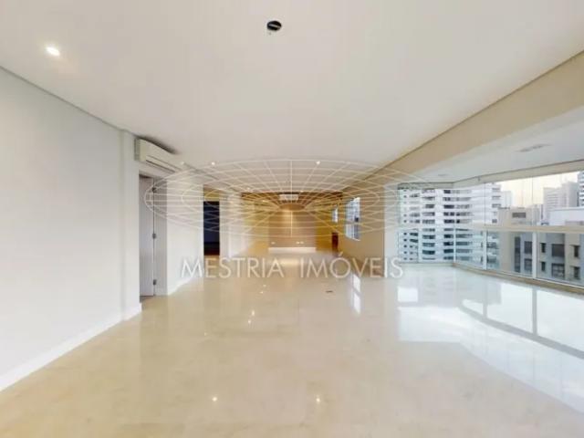 Moema | Apartamento andar alto com vista belíssima e 6 vagas de garagem!