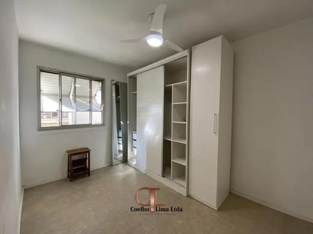 Moema apartamento com sacada e vaga livre!