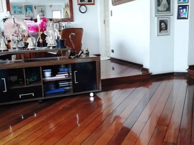 Moema apartamento com sacada, 1 por andar!