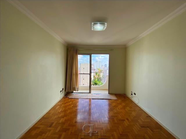 MOEMA APARTAMENTO REFORMADO E COM VAGA LIVRE!