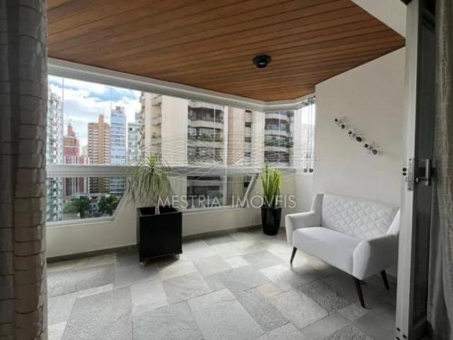 Moema | Apto andar alto | Pronto para morar | Com 203 m² | 2 vagas | Próximo ao Ibirapuera!