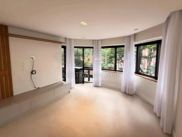Moema | Apto com 142 m² | Moderno | Próximo a colégios e estação de metrô!