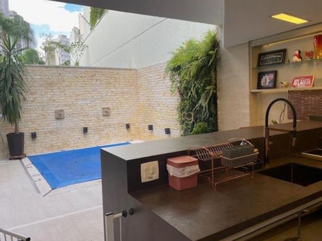 Moema / Casa em Condomínio /3 suítes, 3 garagens /proximo ao Ibirapuera