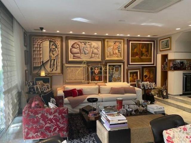 Moema / Condominio fechado / 3 suítes/ Próximo ao Ibirapuera
