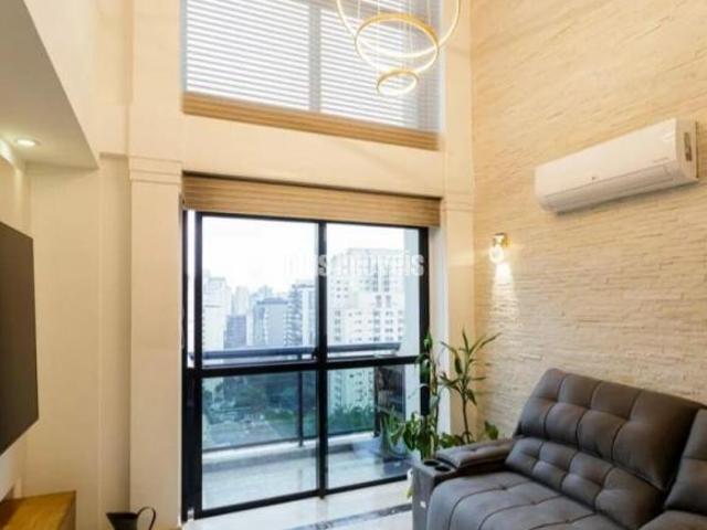 Moema! Duplex Reformado em Andar Alto!