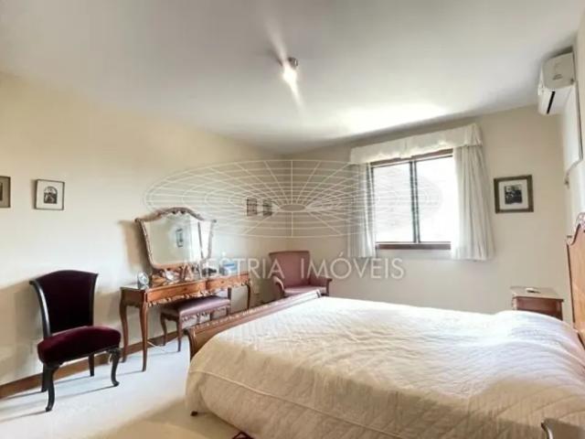 Moema Pássaros com 320 m²! Apartamento com ambientes amplos e uma vista belíssima da região!
