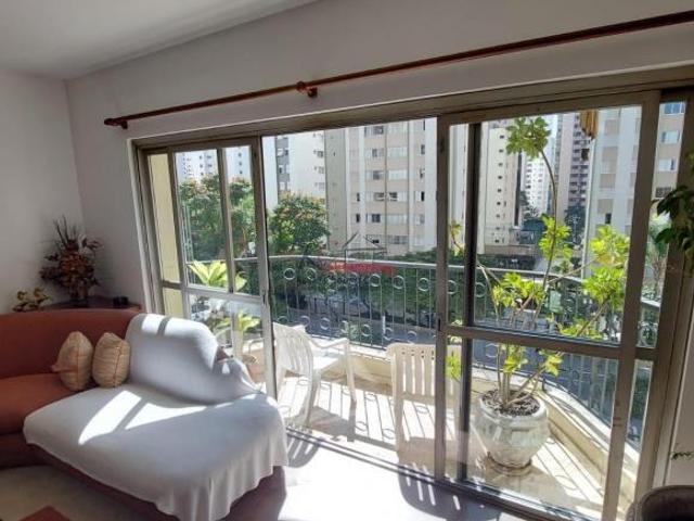 Moema Pássaros, Av. Rouxinol 900 com 4 dormitórios com 2 suites e 2 vagas