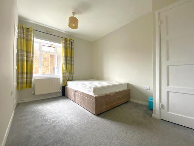 Moffat Court, Gap Road, Wimbledon SW19, 1 bed property to rent, £775 pcm | PrimeLocation