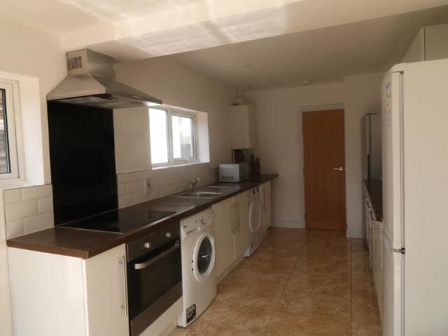 Moffat Road, Thornton Heath CR7, Room to rent, £840 pcm | PrimeLocation