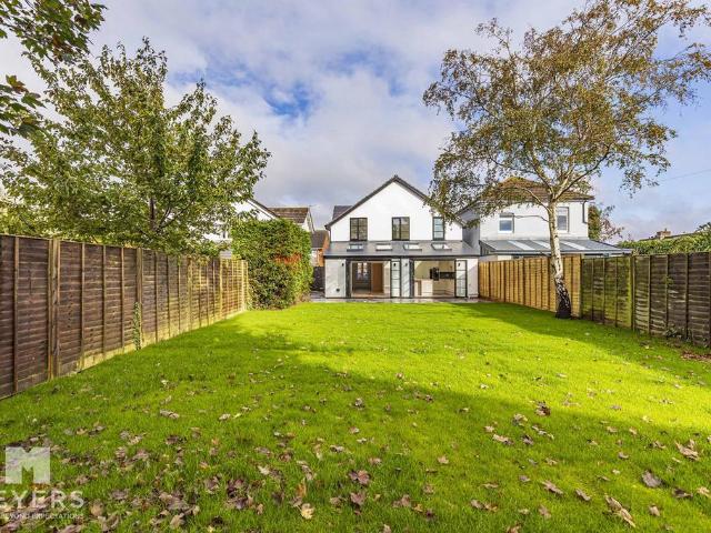 Moffat Road, Christchurch, BH23 1 4 bed detached house to rent £2,800 pcm £646 pw