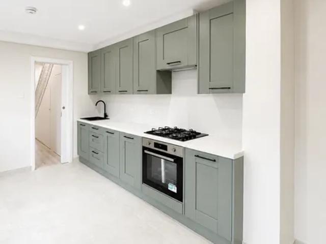 Moffat Road, London, CR7 8HY, United Kingdom | 4 bed townhouse for rent #168048406 | Rentberry