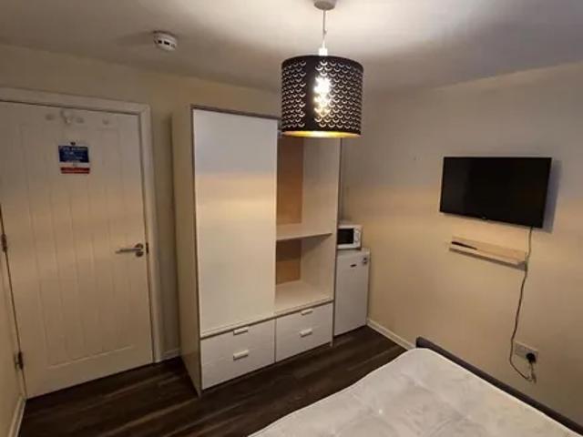 Mogden Lane, London, TW7 7LD, United Kingdom | Room for rent #138849317 | Rentberry