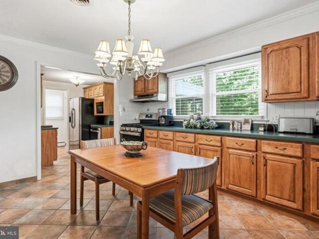 Mohawk Trl, Medford Lakes, Home For Sale